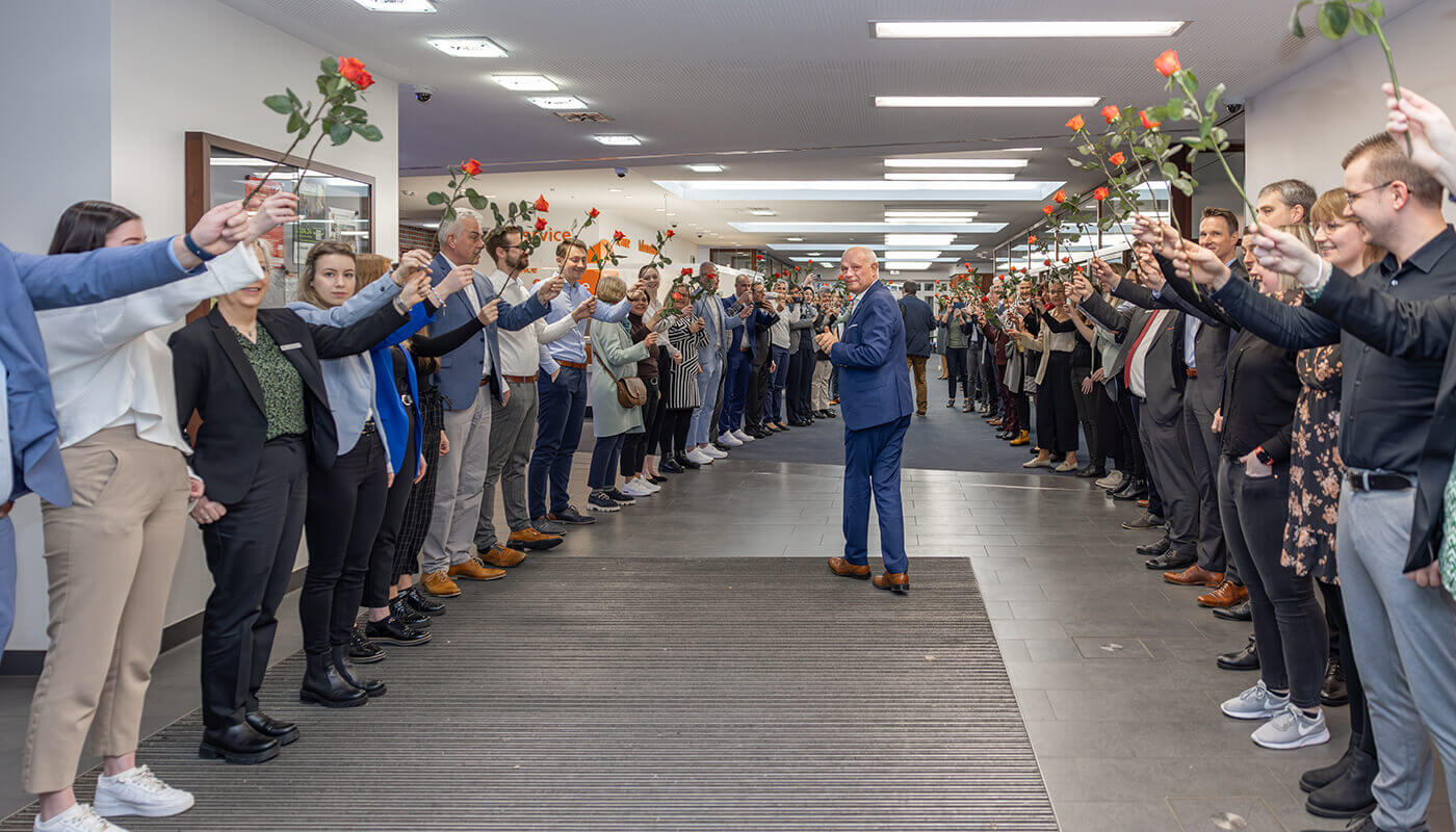 Peter Bahlmann in den Ruhestand verabschiedet - Volksbank eG Oldenburg ...